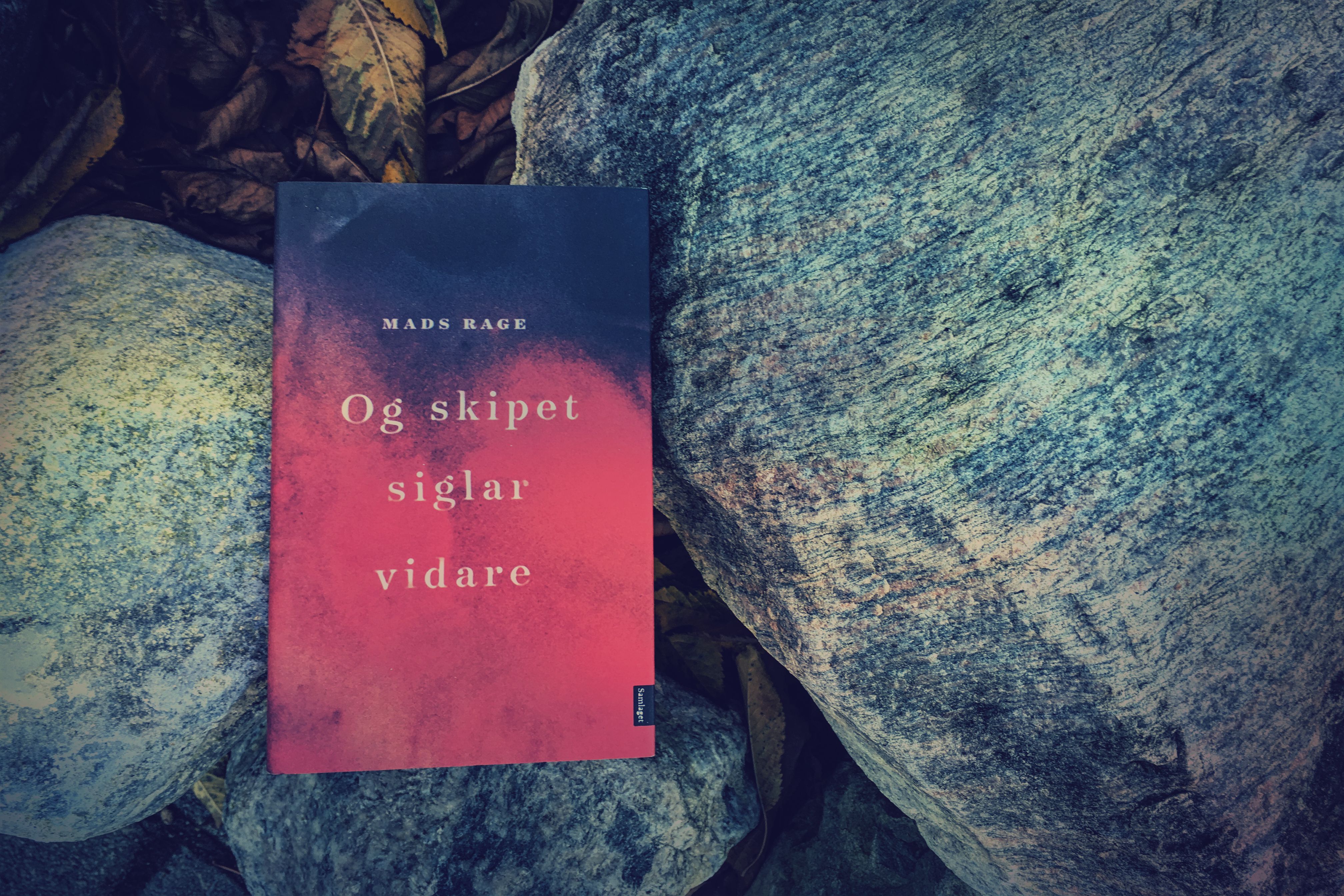 «Og skipet siglar vidare av Mads Rage | «Elise Cathrin